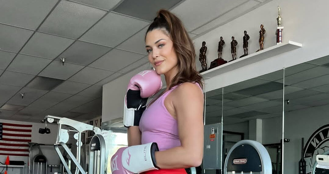 10 WWE Divas champions with incredible physique & fitness