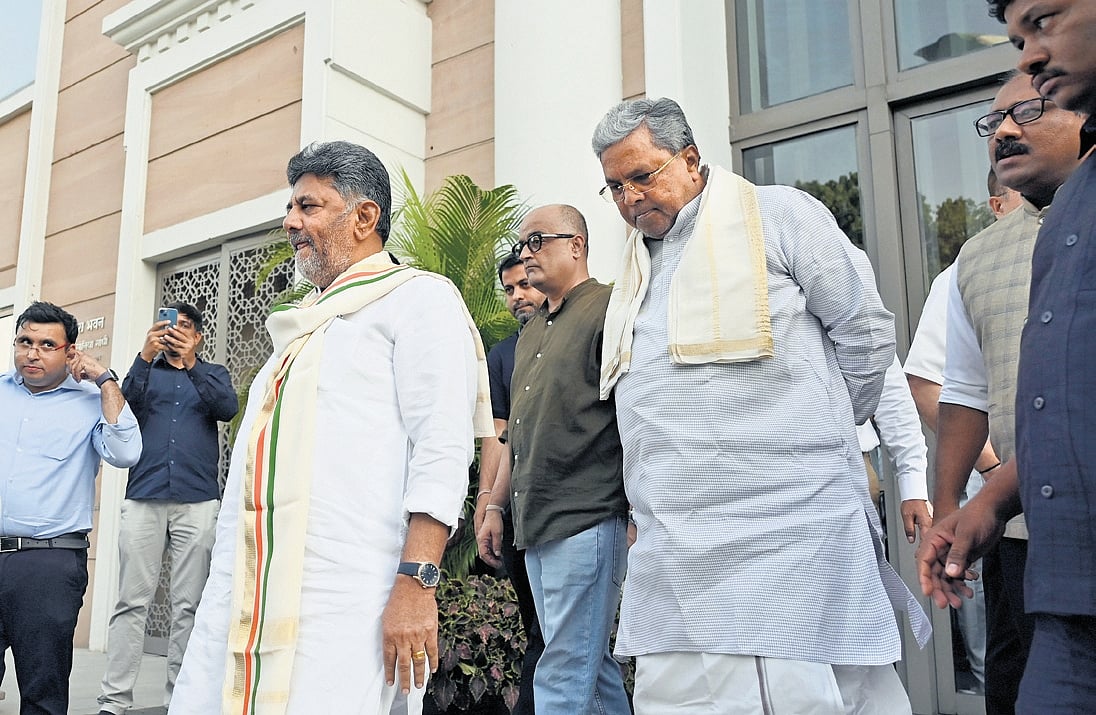 Rahul okays change in leadership? DKS pays Siddu with same coin