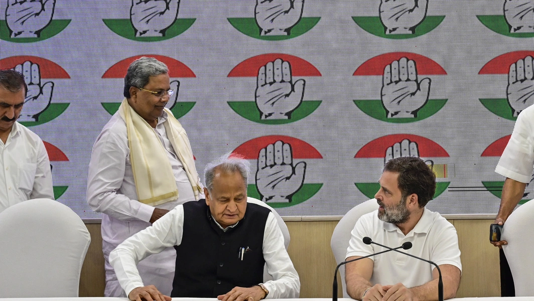 Siddaramaiah–Shivakumar breakfast meet may shape Karnataka power shift