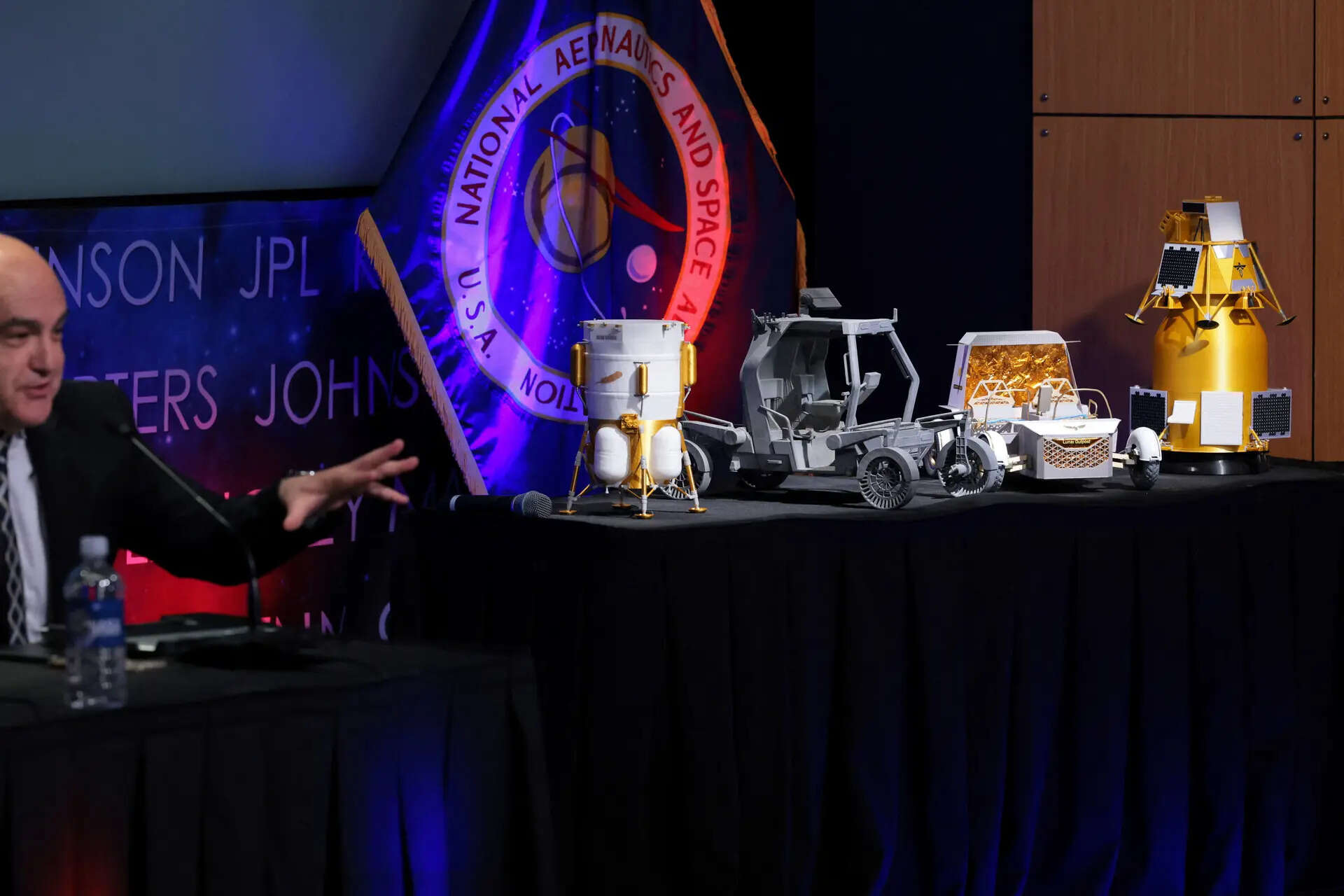 NASA unveils 3-phase plan for permanent moon base; 3 missions this year