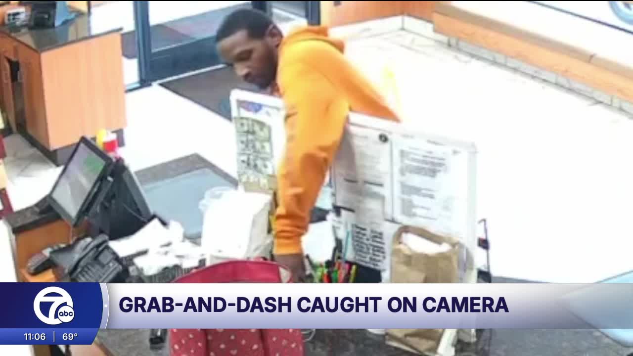 DoorDash driver caught on camera stealing tips from server working a ...
