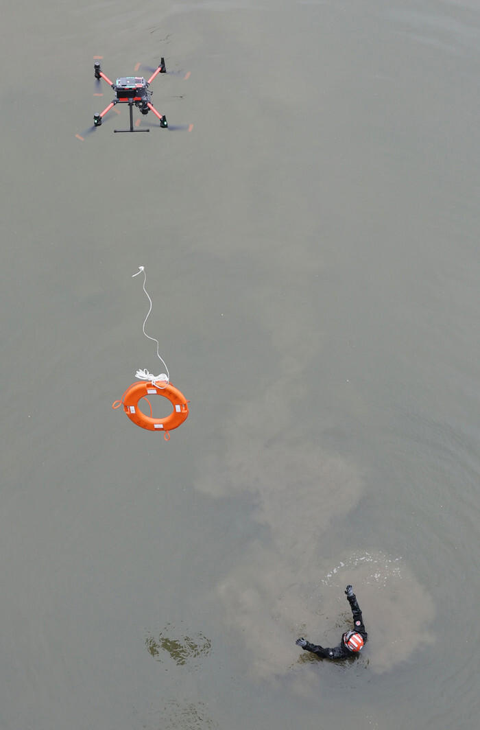 Lifesaving drill with drone