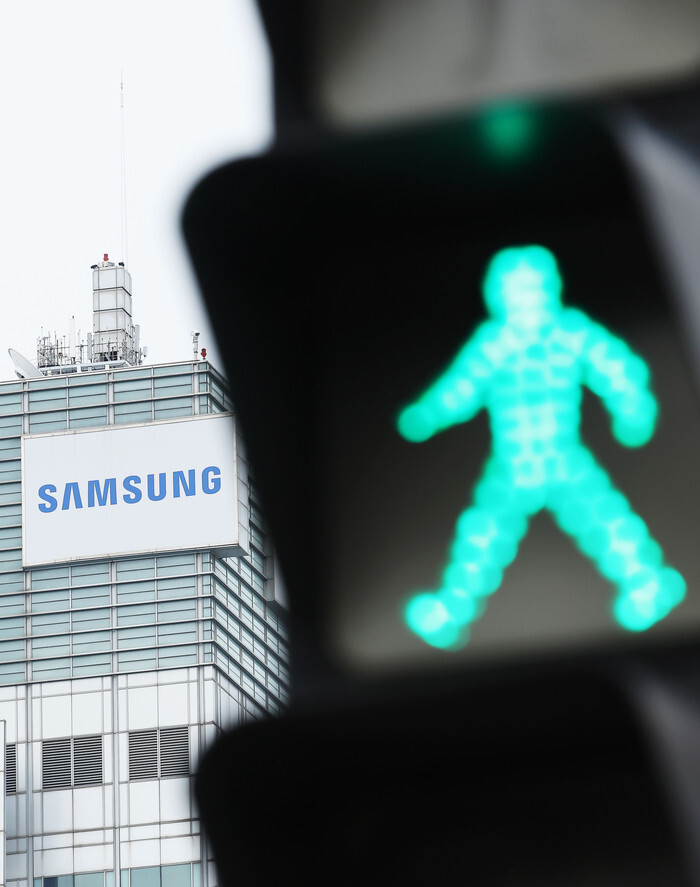 Samsung's unionized workers vote to accept wage deal