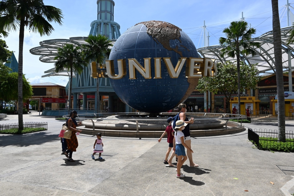 Universal Studios Singapore performer dies after medical emergency ...