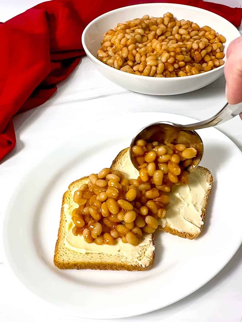 16 odd combinations people actually put on full English breakfasts