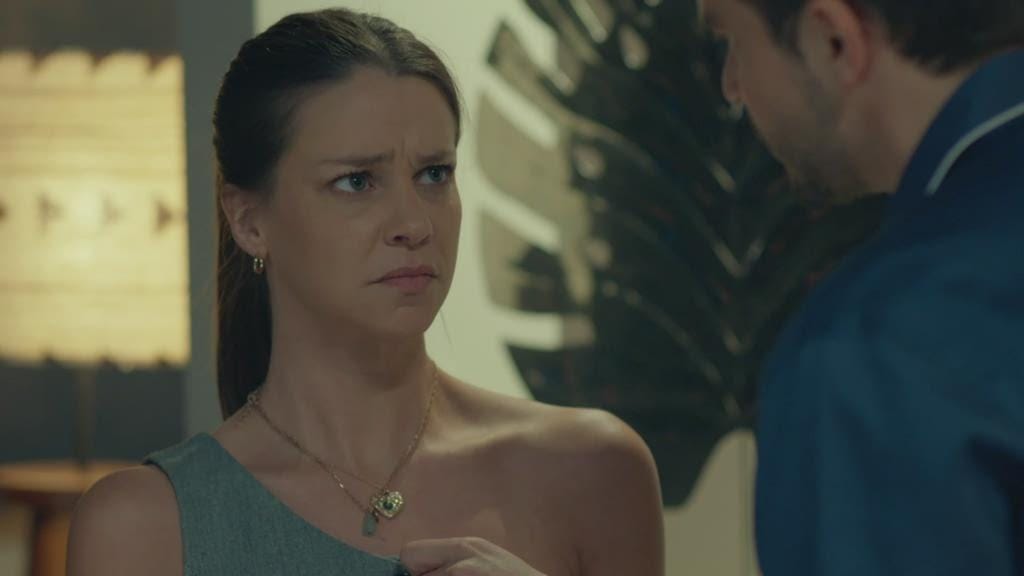Amor à prova - Tomás é bruto com Alice: «Andas a enganar-me?»