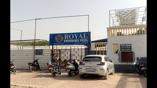 Man, 25, drowns in a private pool in Dasna