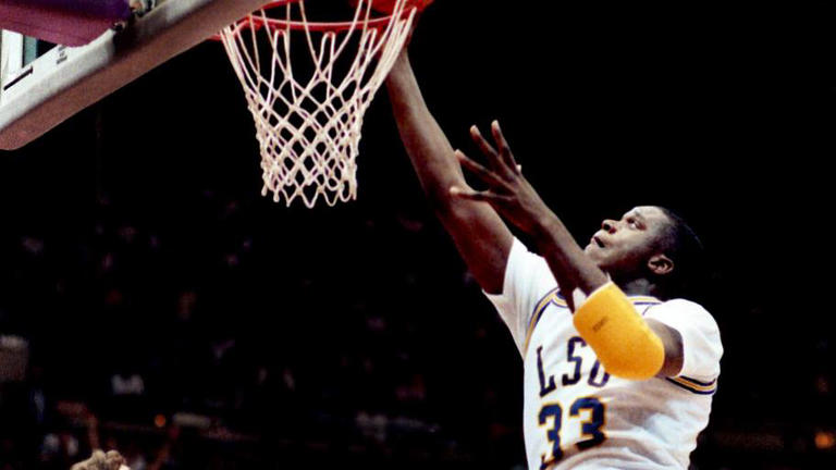 Top 5 iconic 'Pistol' Pete Maravich cards to collect