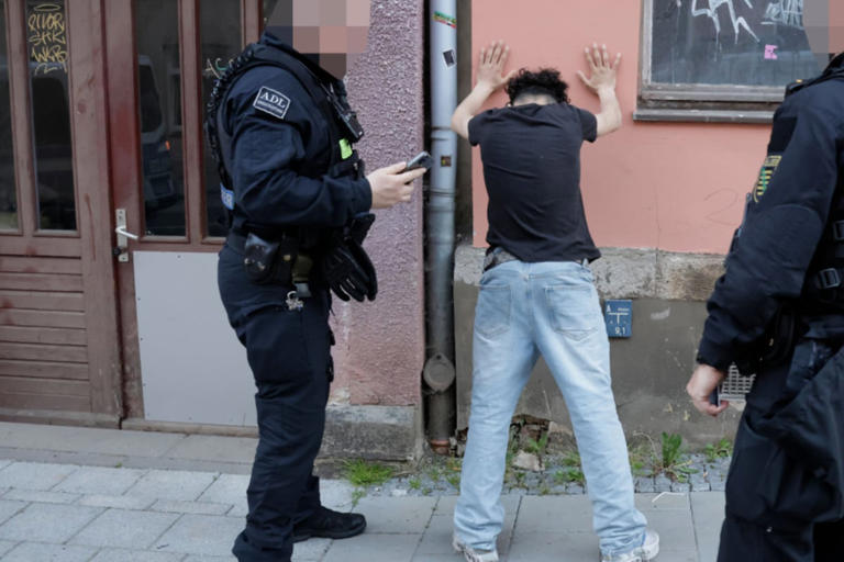 Teenager in Chemnitz verprügelt! Polizei schnappt Raub-Duo: Einer ...