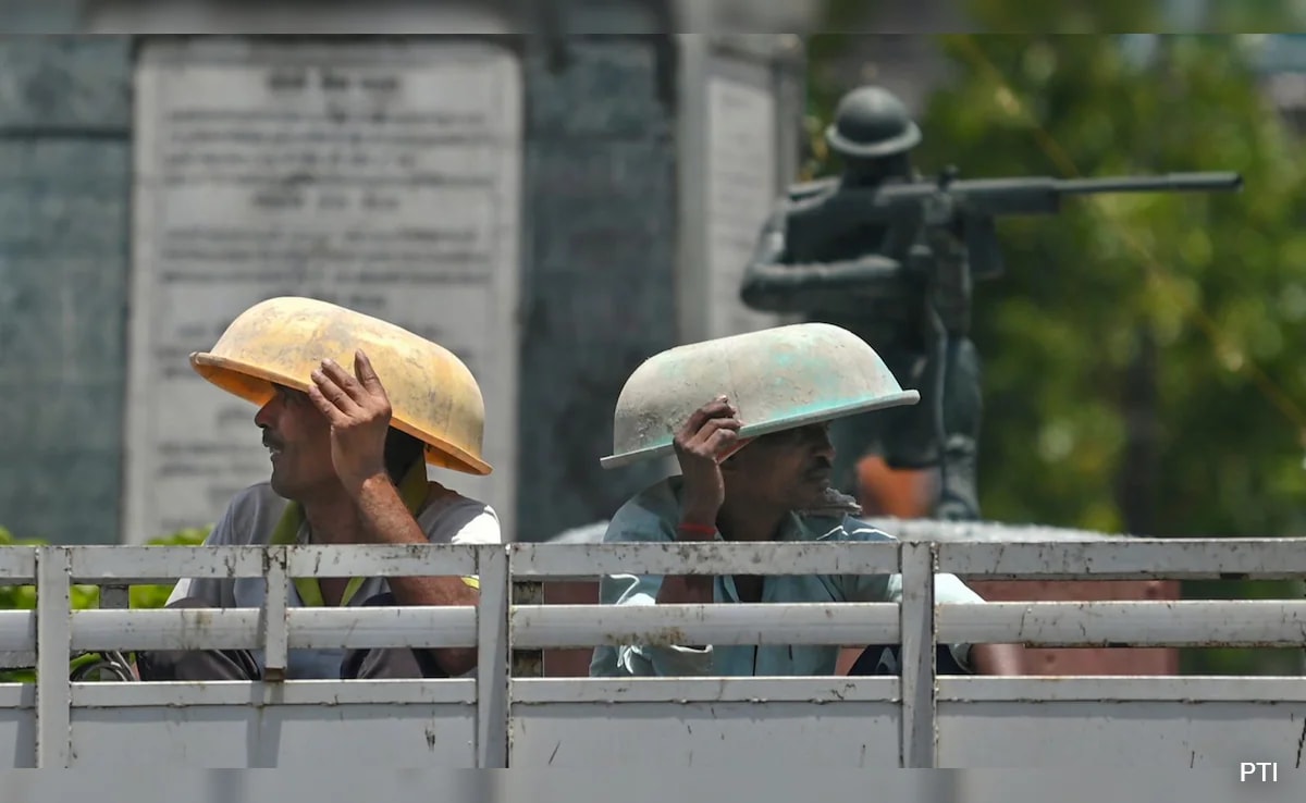 Weather live updates: Yellow alert for heat wave in Delhi today, relief ...