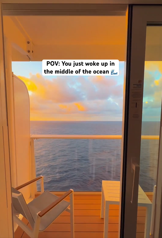 Being in the middle of the ocean: Peaceful moments at sea