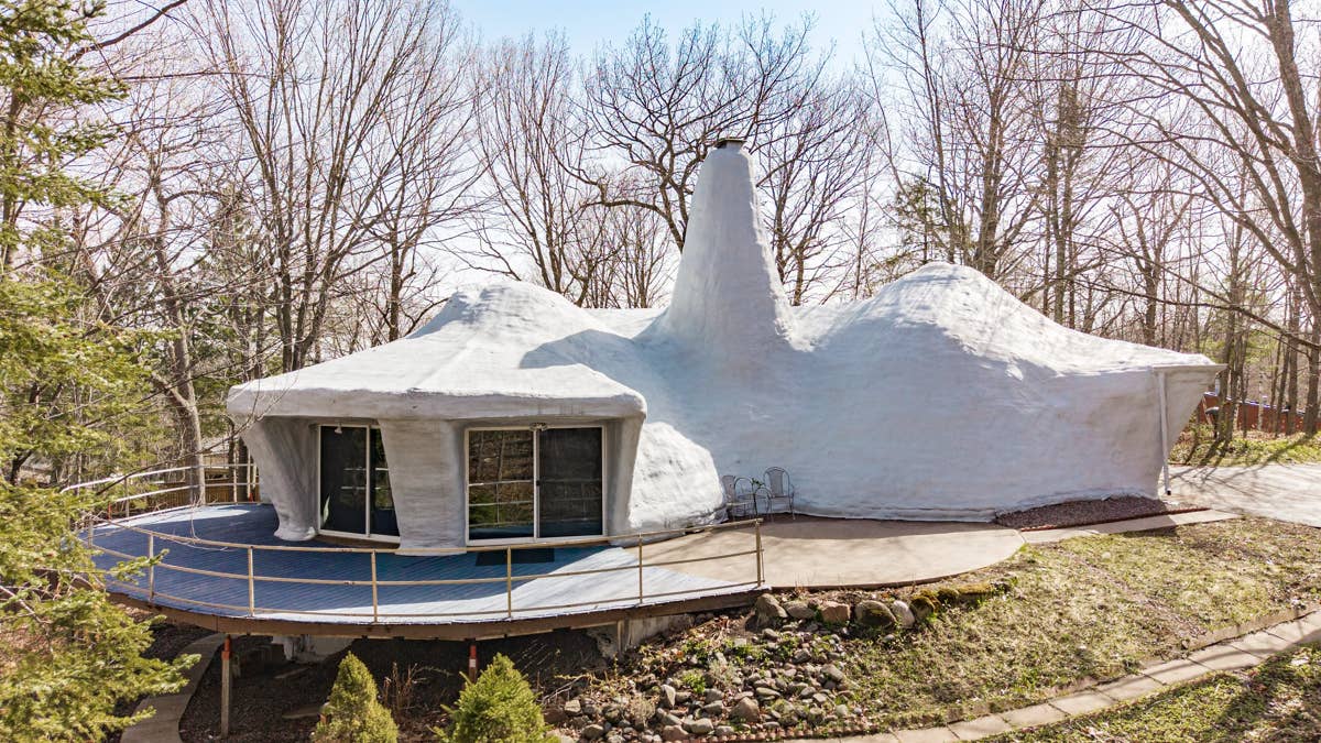 Duluth's iconic 'mushroom house', built in 1970, hits the market