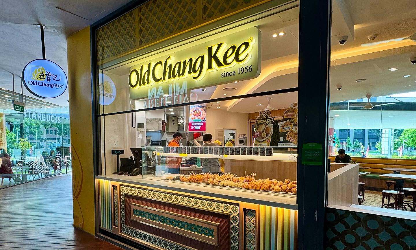 Leaving multinational firm for curry puff stall: How entrepreneur Han ...