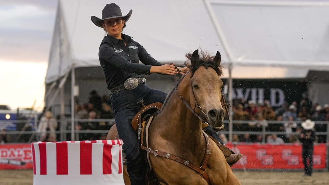 Rodeo contenders chase payouts as finals approach