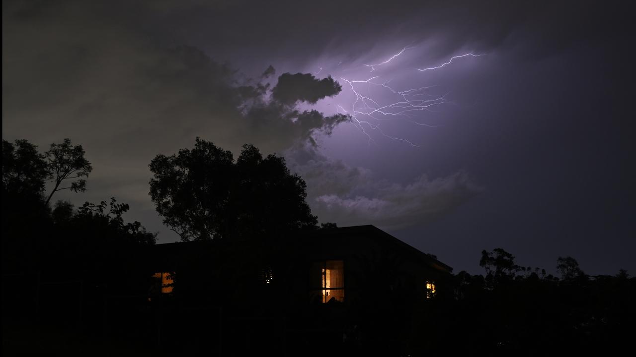 Wild weather for southeast as storm threatens Origin I
