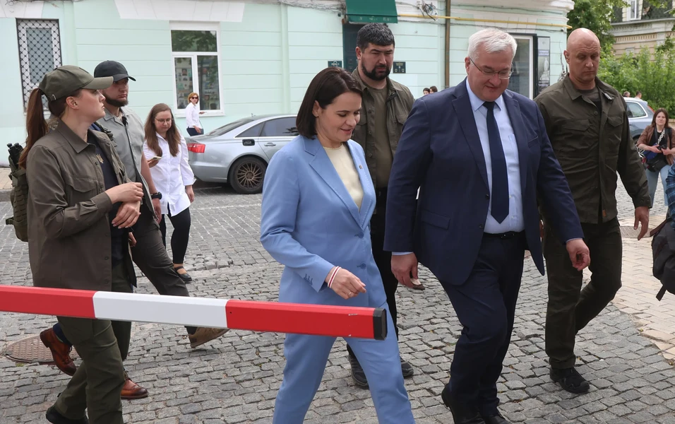 Tsikhanouskaya visits Kyiv as Ukraine fortifies Belarus border