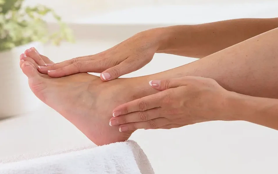 Plantar fasciitis relief tips for happier mornings