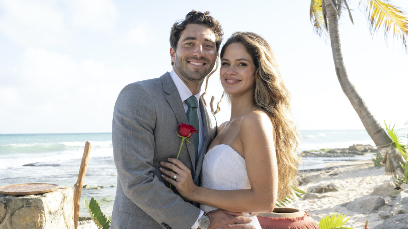 Joey Graziadei surprises Kelsey Anderson with new engagement ring