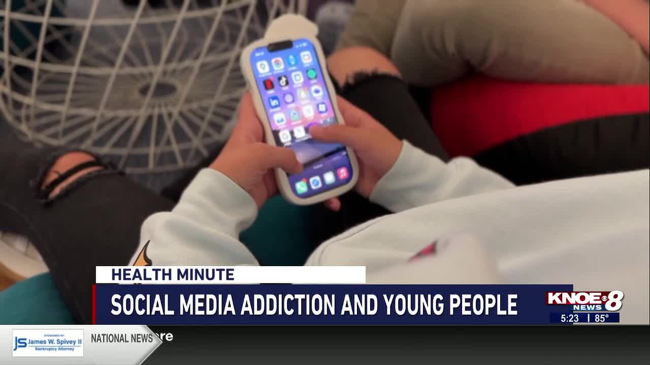 Health minute: Social media addiction
