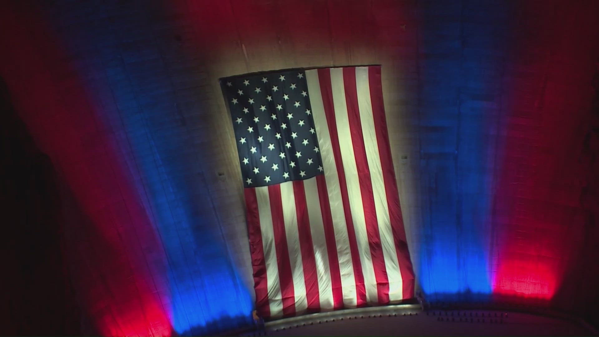 Hoover Dam debuts patriotic light ceremony