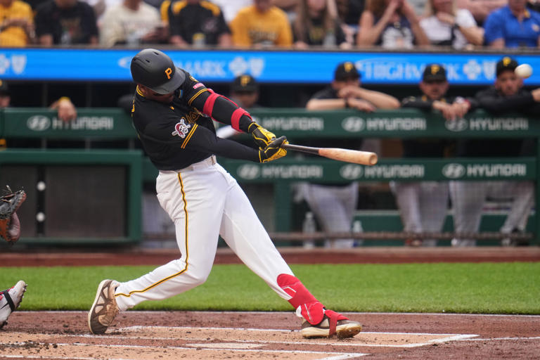 Esmerlyn Valdez's homer caps five-run first, Pirates send skidding Cubs ...