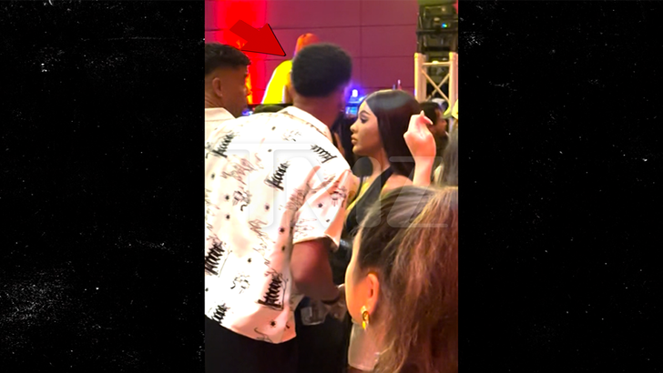 '90 Day Fiancé' stars Jamal Menzies and Emma Perry get cozy on night out