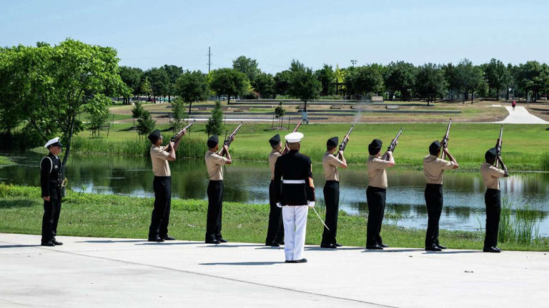 Photos: Round Rock honors fallen troops at Memorial Day ceremony in Old ...