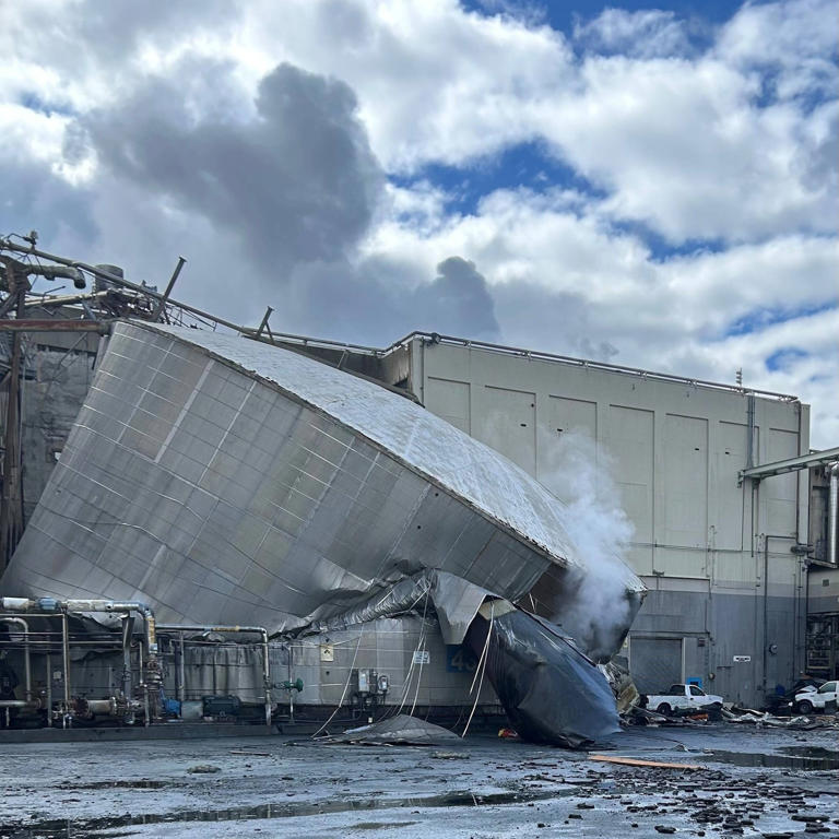 2nd person dies, 9 still missing in chemical tank rupture at paper mill ...