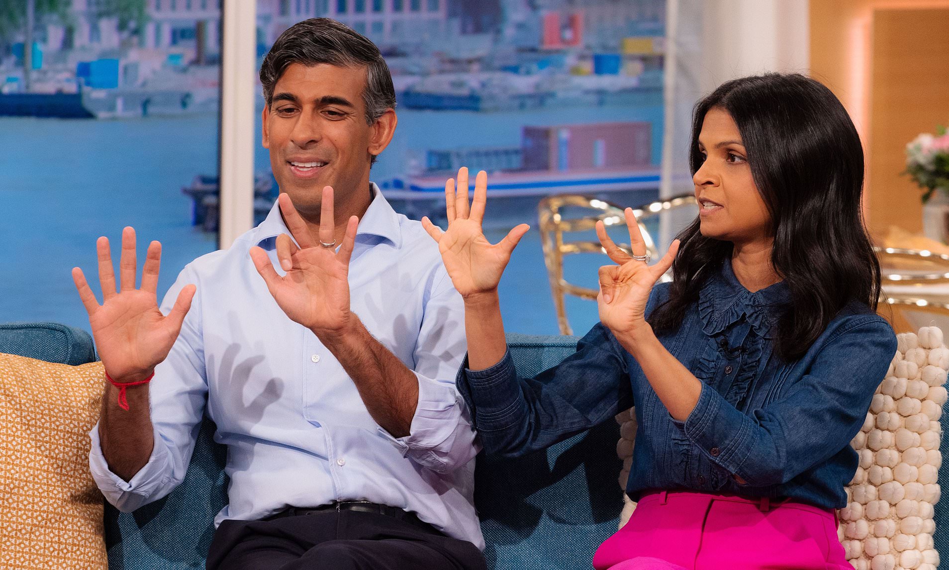 Two-fifths of adults baffled by their finances, warns Rishi Sunak