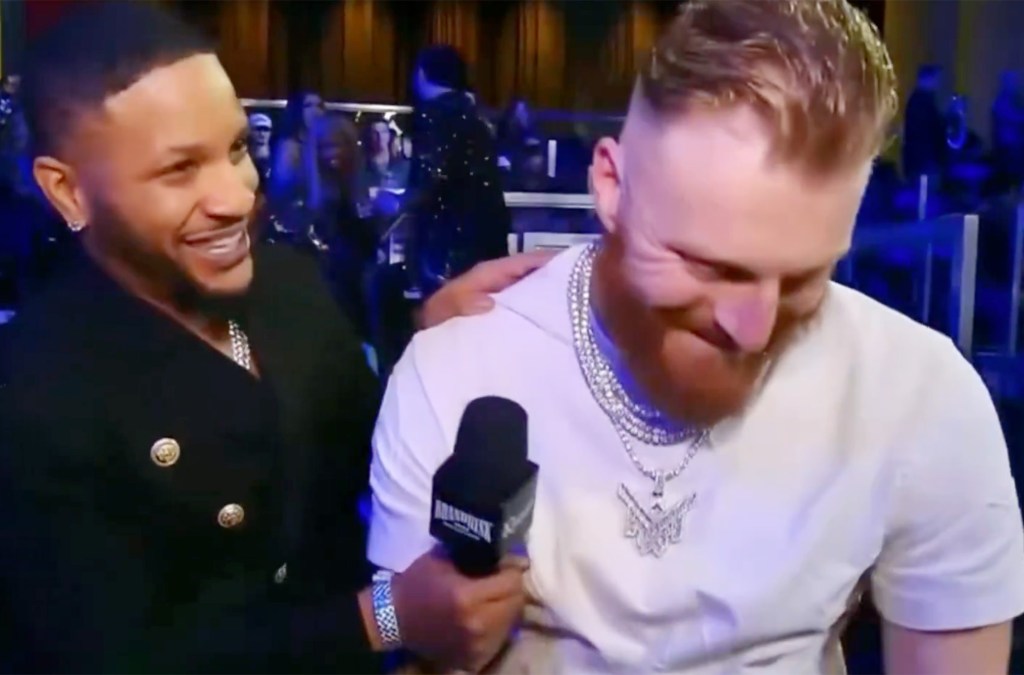 Maxx Crosby interview gets really weird at MMA event: 'Elephant in the ...