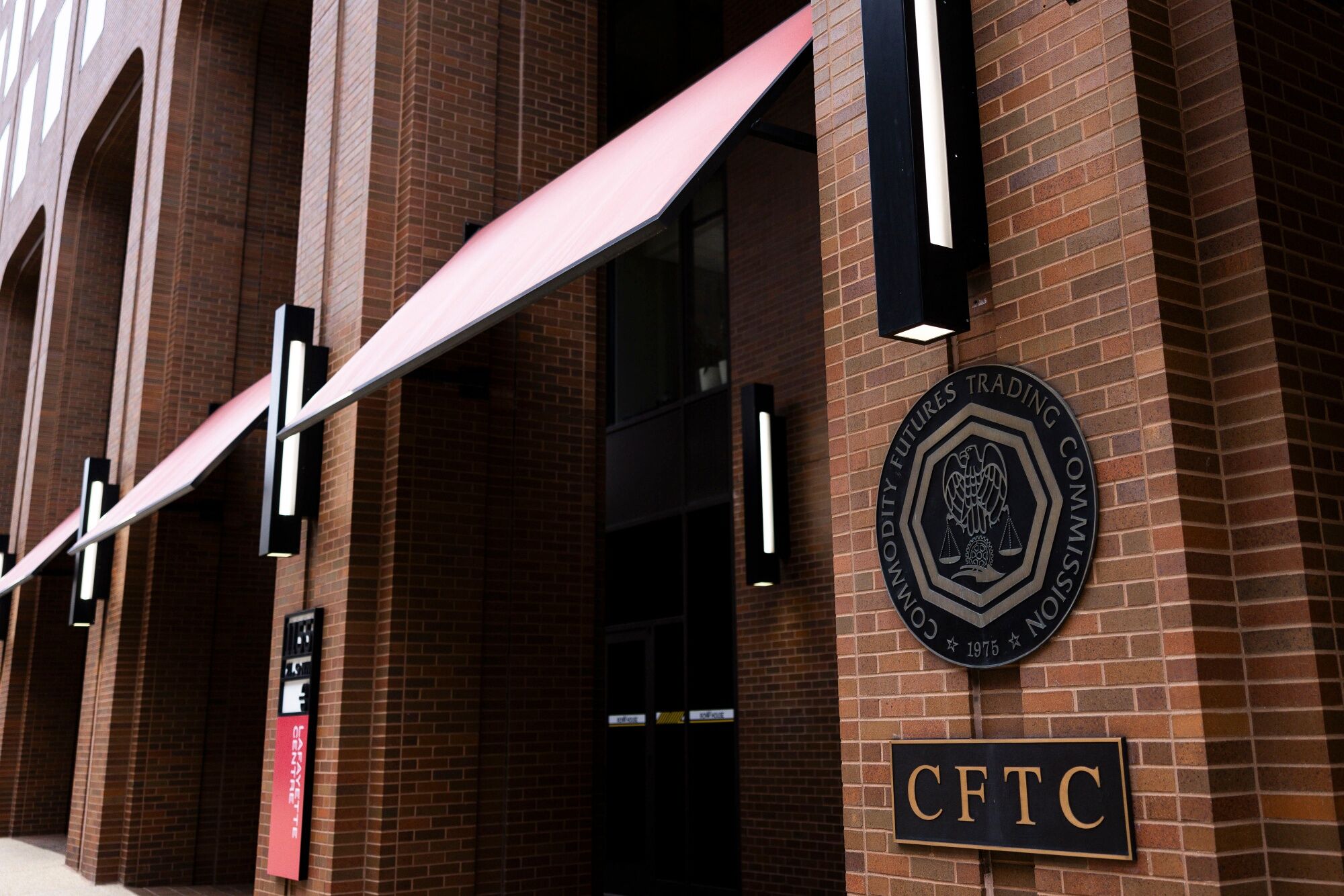 Trump backs CFTC as prediction market regulator amid state fight