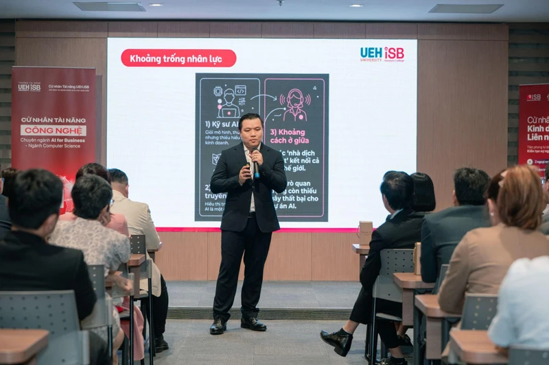 Có gì trong chương trình cử nhân tài năng công nghệ AI for business tại ...