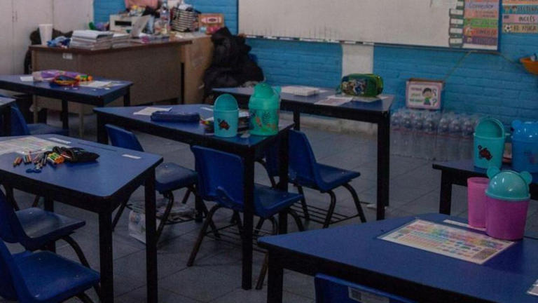 Suspenden clases presenciales en Colima por violencia y bloqueos