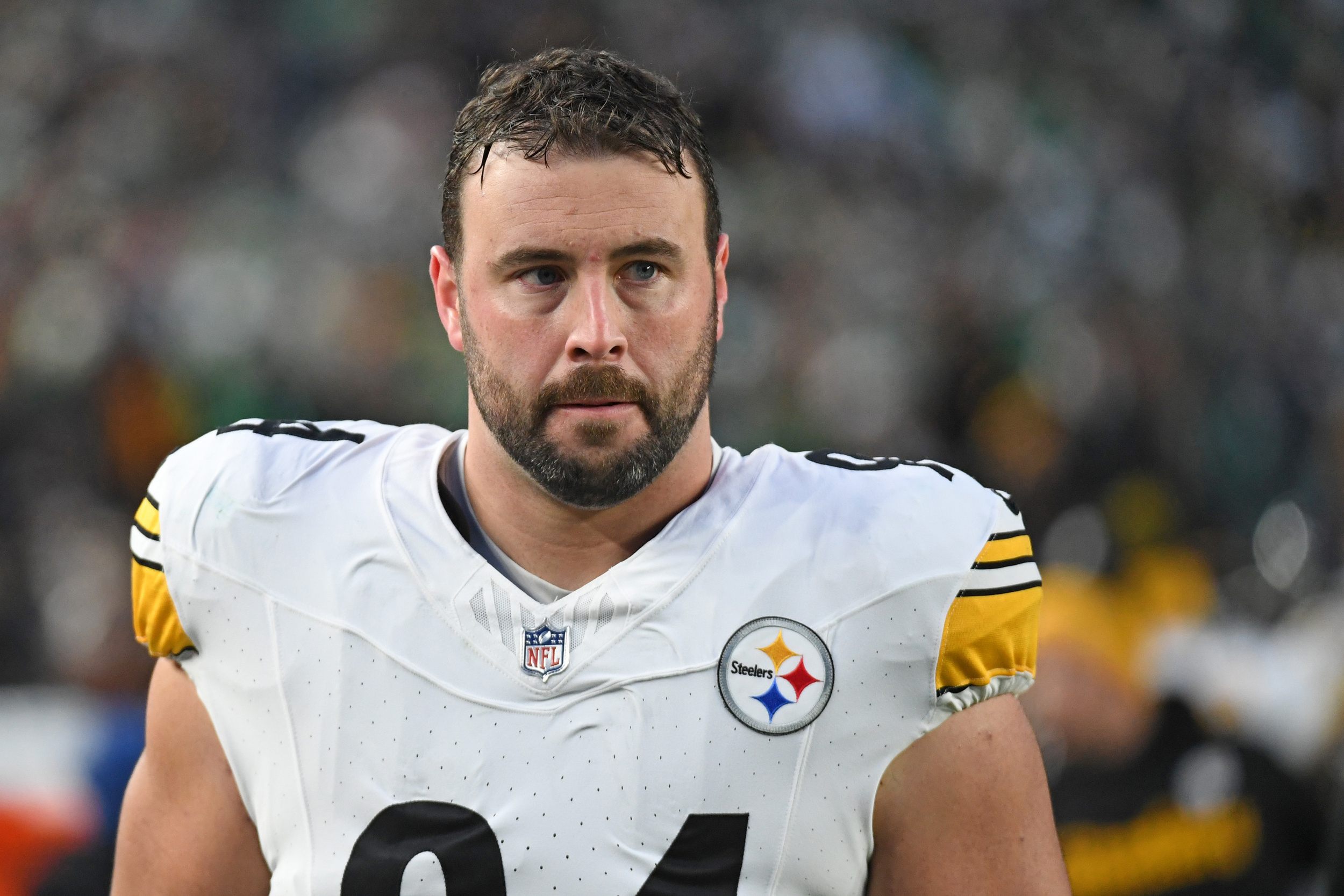 Steelers re-sign DL Dean Lowry