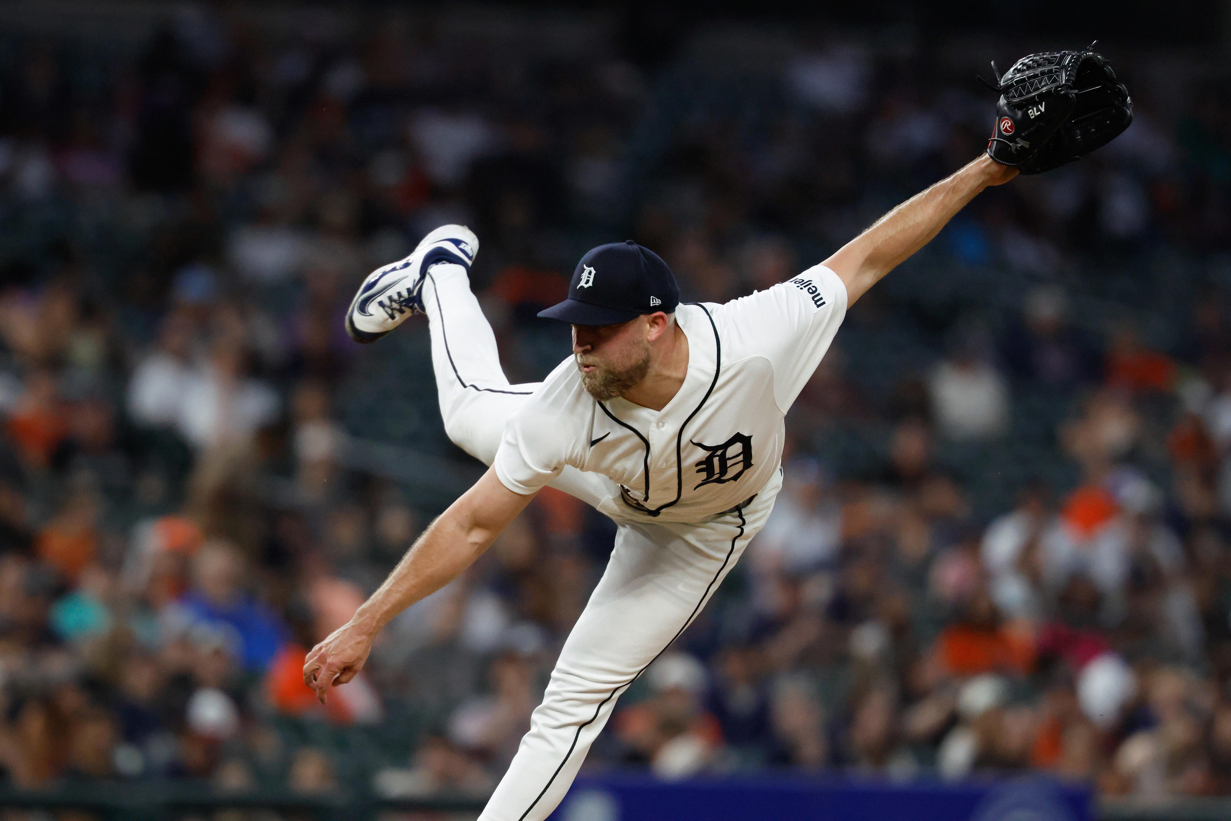 Tigers' Will Vest allows late grand slam, lose opener to Angels