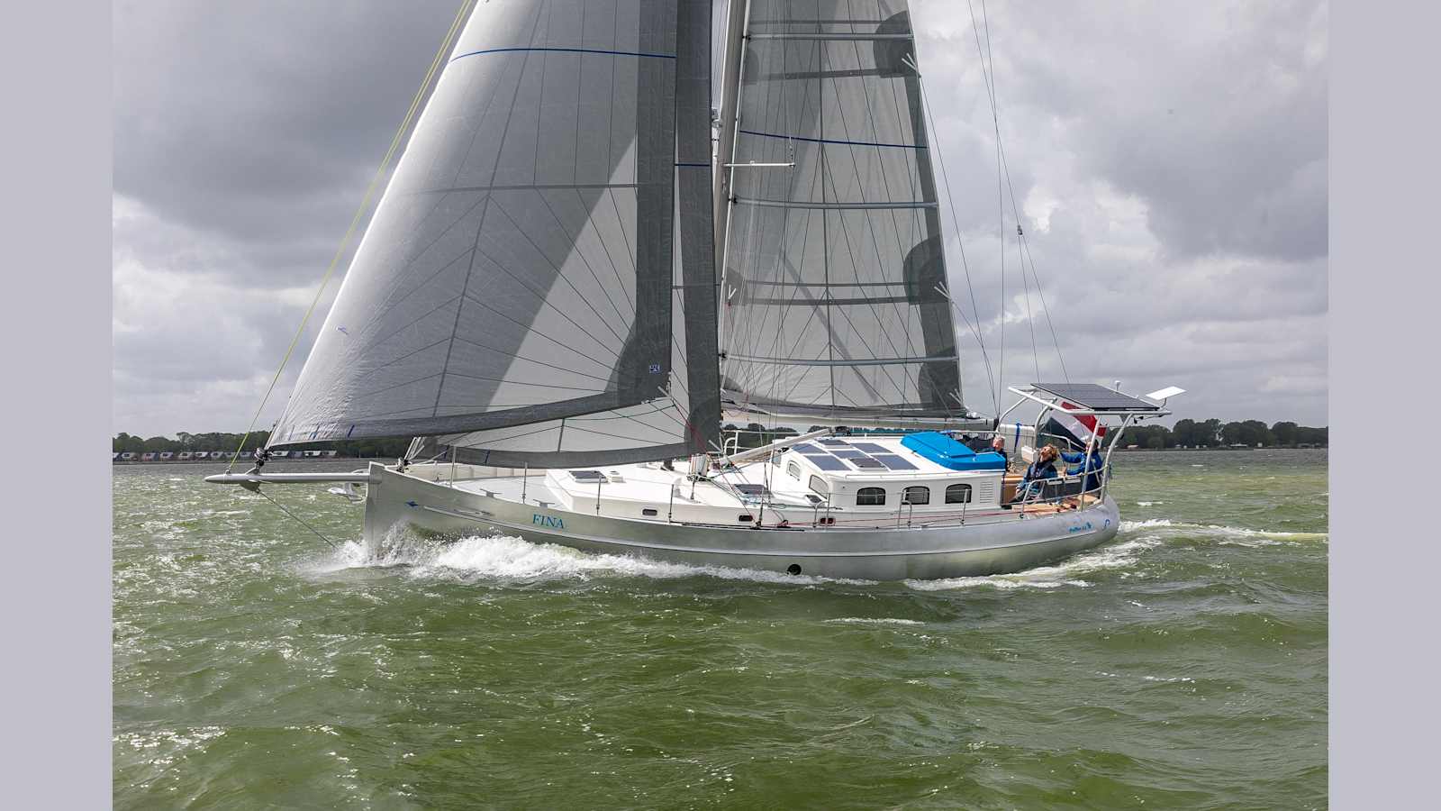Puffin 42: Stilvolle Plattform für eine sorglose Seereise