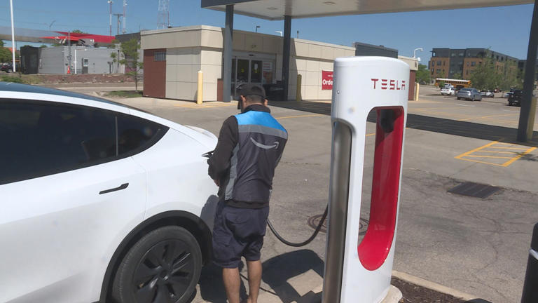 WisDOT opens next round of electric vehicle charging station grants