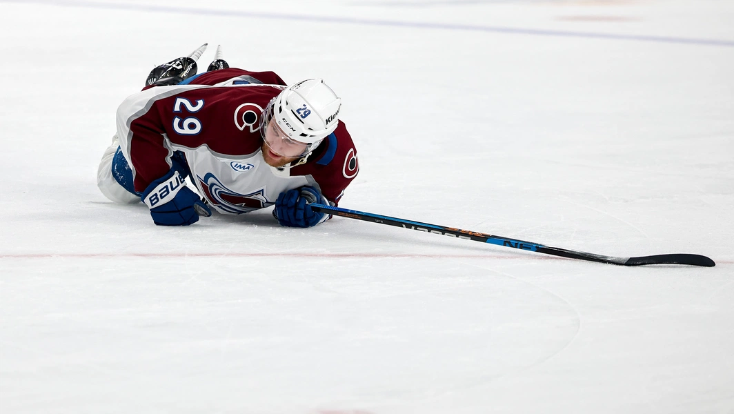 MacKinnon to play injured as Avalanche face elimination
