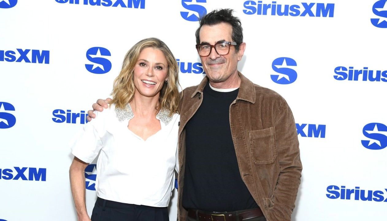 'Modern Family' stars Ty Burrell and Julie Bowen on preventing meningitis B