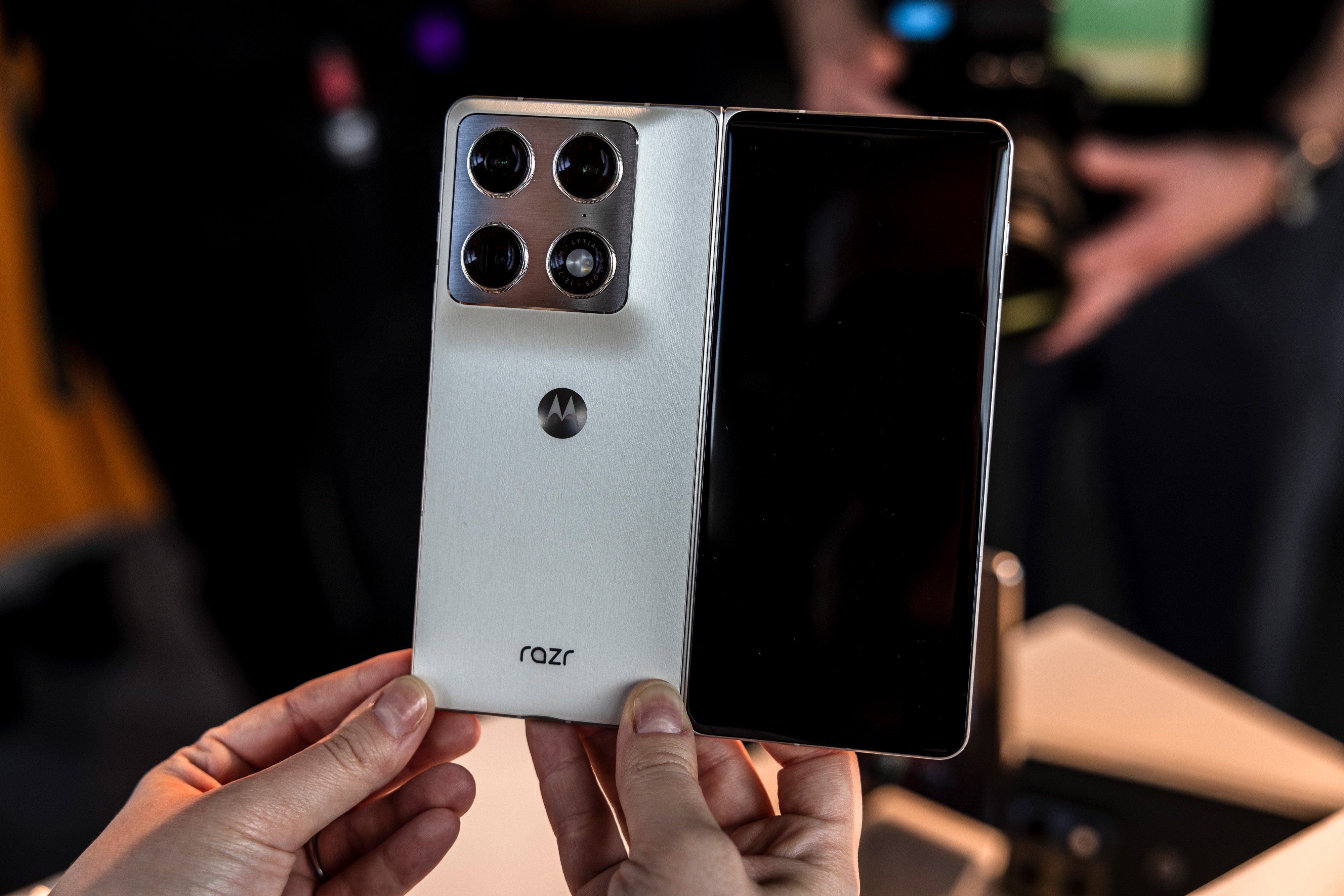 Motorola phones are reportedly injecting affiliate codes into the ...