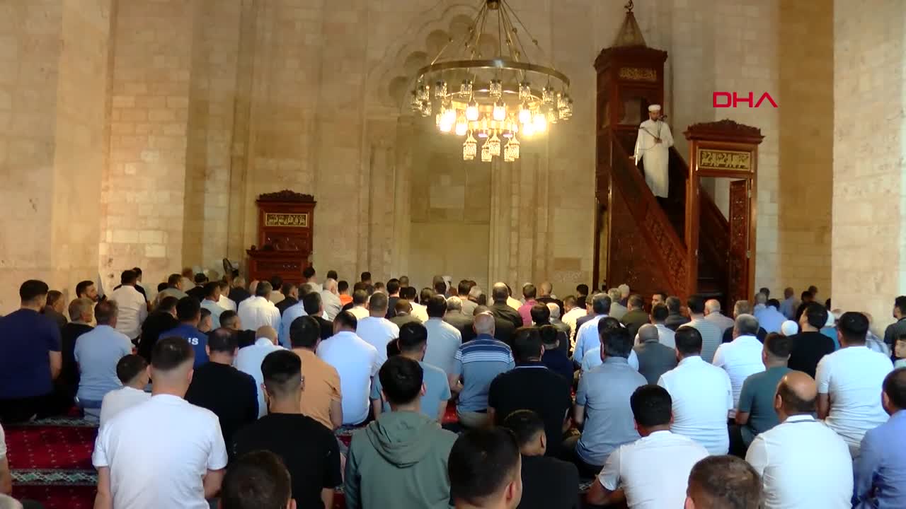 Bayram namazı Ulu Camii'nde coşkuyla kılındı