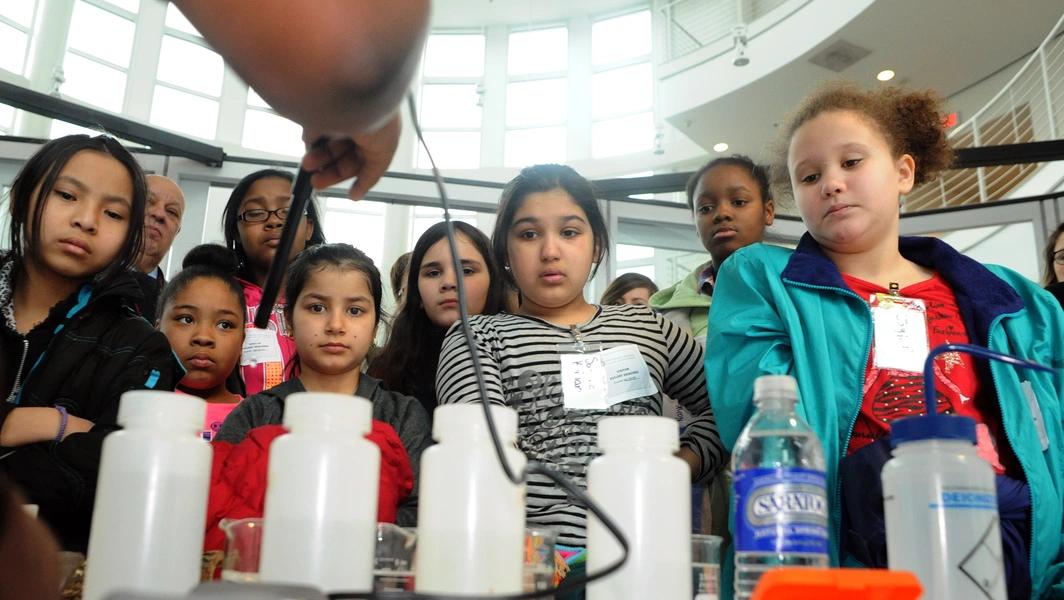 Indigenous youth explore STEM at Queen's in growing program
