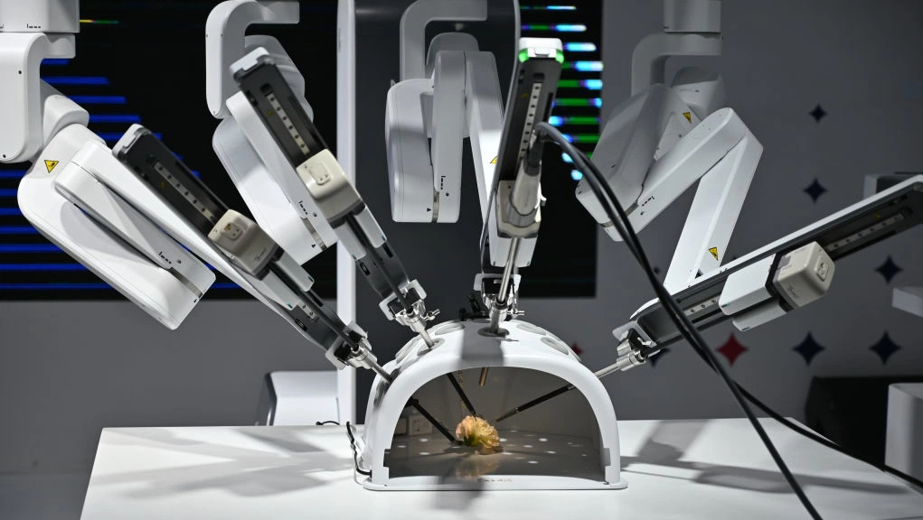 NTU's seed-sized robot switches surgical tools in under a second