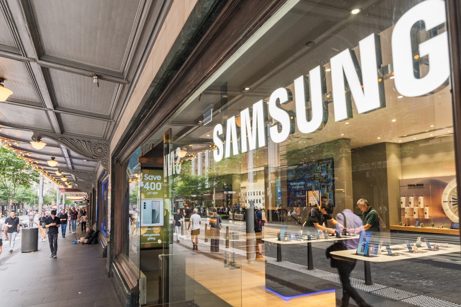 Samsung workers set for historic $370K bonuses under 10-year AI profit deal