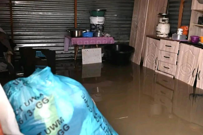 Real-time reports show flood damage persisting days after Cape Town storms