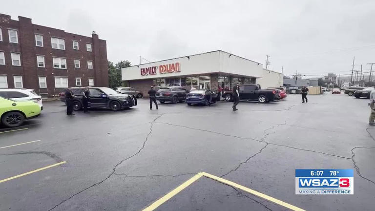 Dog bites officers in Huntington