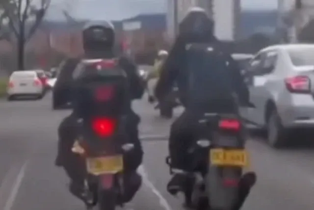 Video | Conductor de una motocicleta causó un grave accidente en Bogotá ...