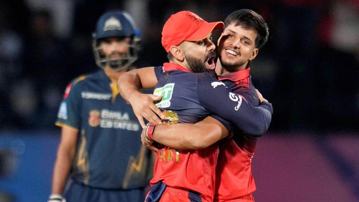 Vijay Mallya reacts as RCB march into back-to-back IPL finals
