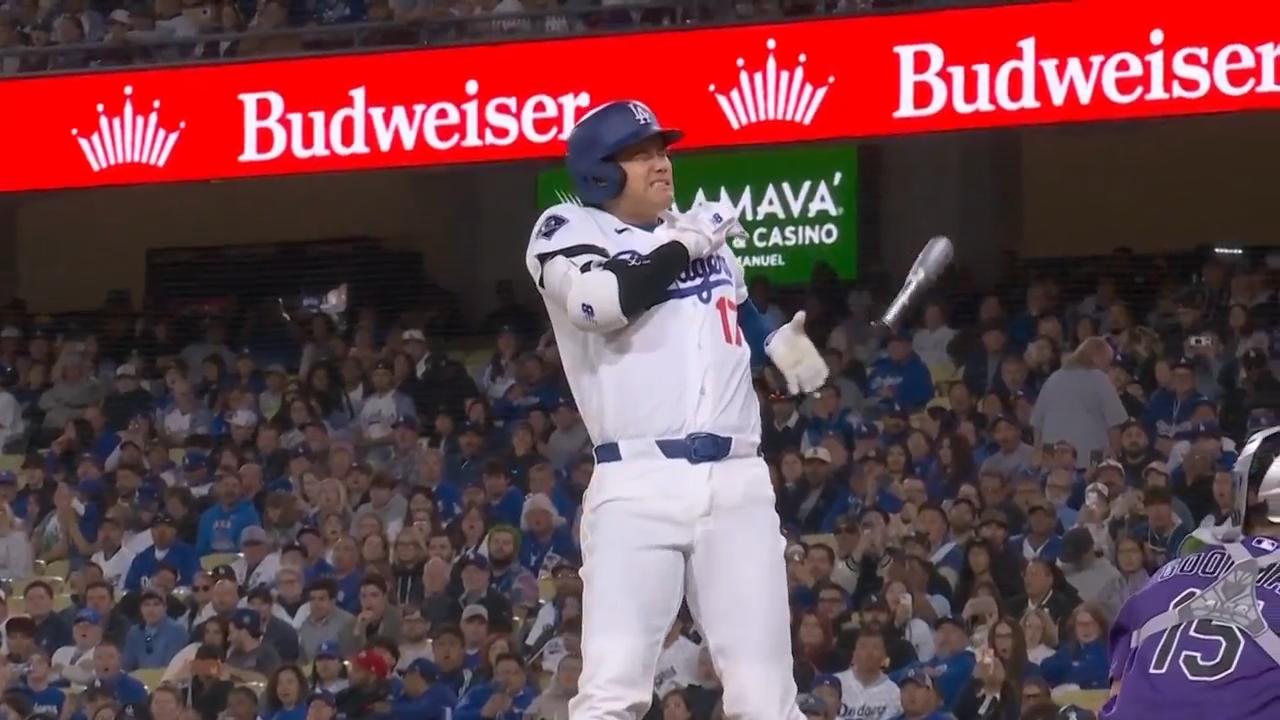 Ohtani exits game after HBP on right hand, Dodgers beat Rockies 15-6