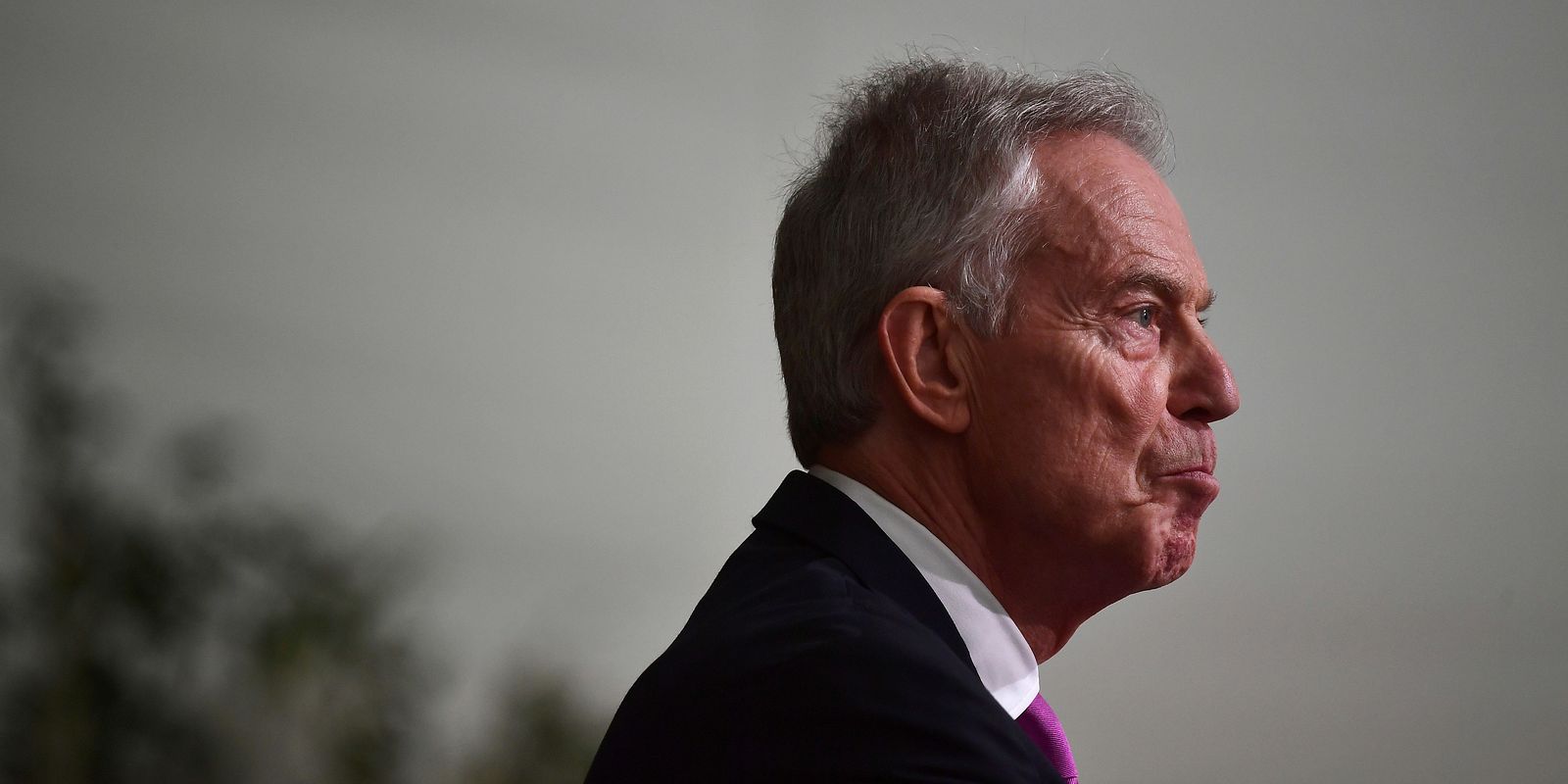 Tony Blair i ovanlig attack: "Labour leker med elden"